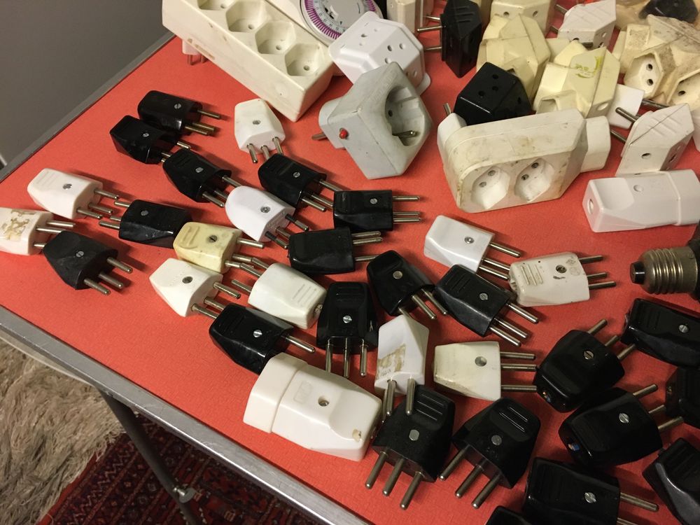 Lot Restposten verschiedene Elektro-Stecker, Schalter30Stück | Kaufen ...