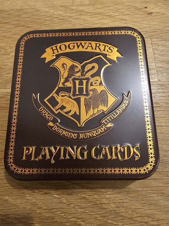 Harry Potter Hogwarts Playing Cards (Neu und originalverpackt) in Au SG für CHF 1 – mit ...
