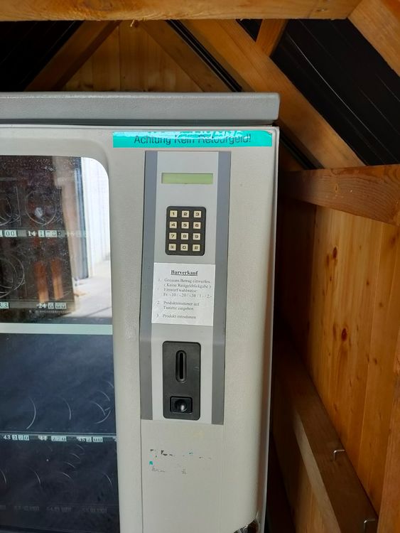 Kaltgetränke- und Warenverkaufsautomat Modell Baby FAS (Gebraucht) in ...
