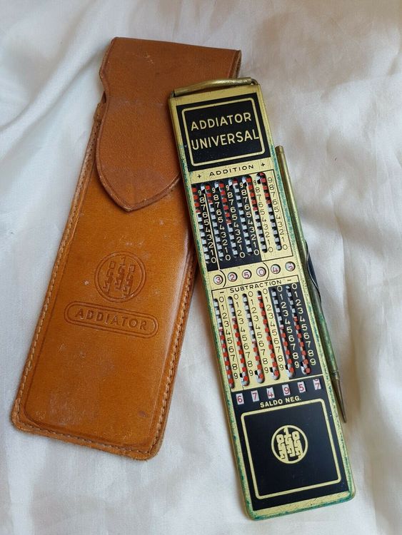 Addiator Universal mit Lederetui | Kaufen auf Ricardo