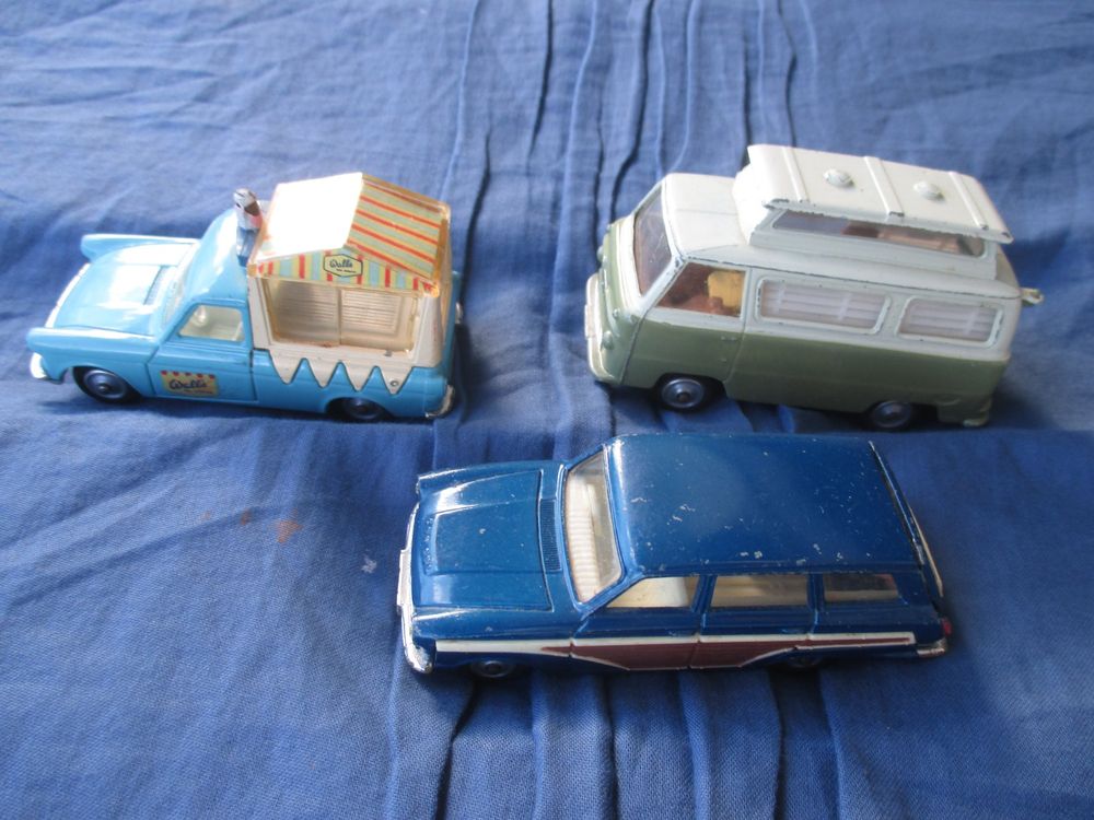 lot de 3 Corgi Toys :Cortina Estate Ford Caravan Ford Ice Cr (D ...