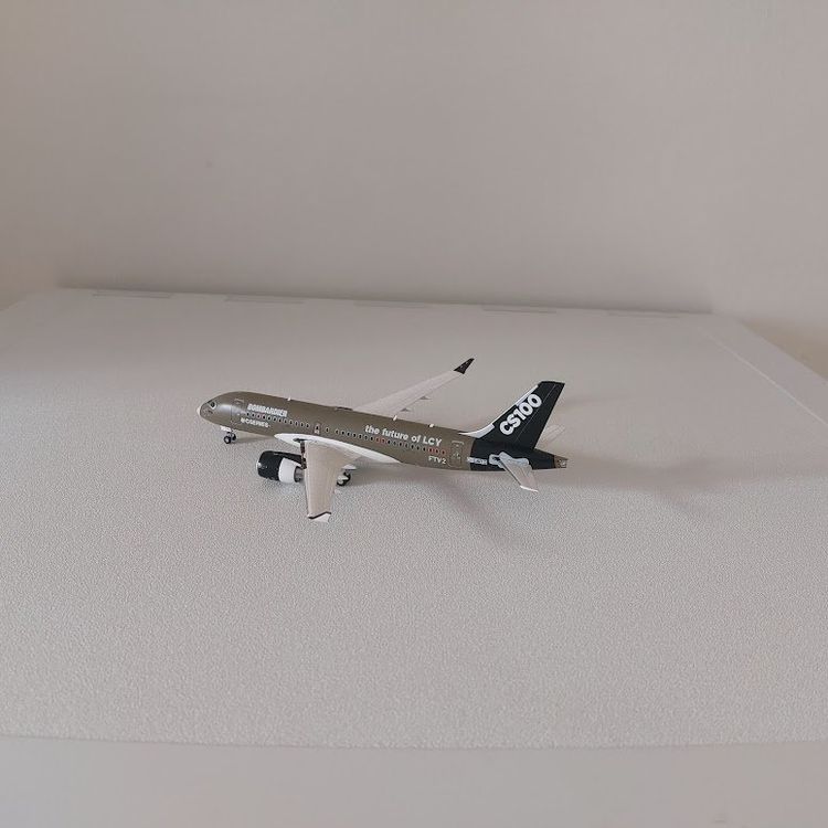 CS100 Bombardier "House Color" JC wIng 1:200 | Kaufen auf Ricardo
