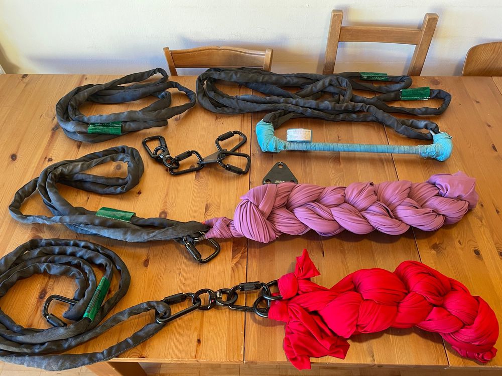 Complete Aerial Arts Circus Equipment: Silk, Sling, Trapeze (Gebraucht ...