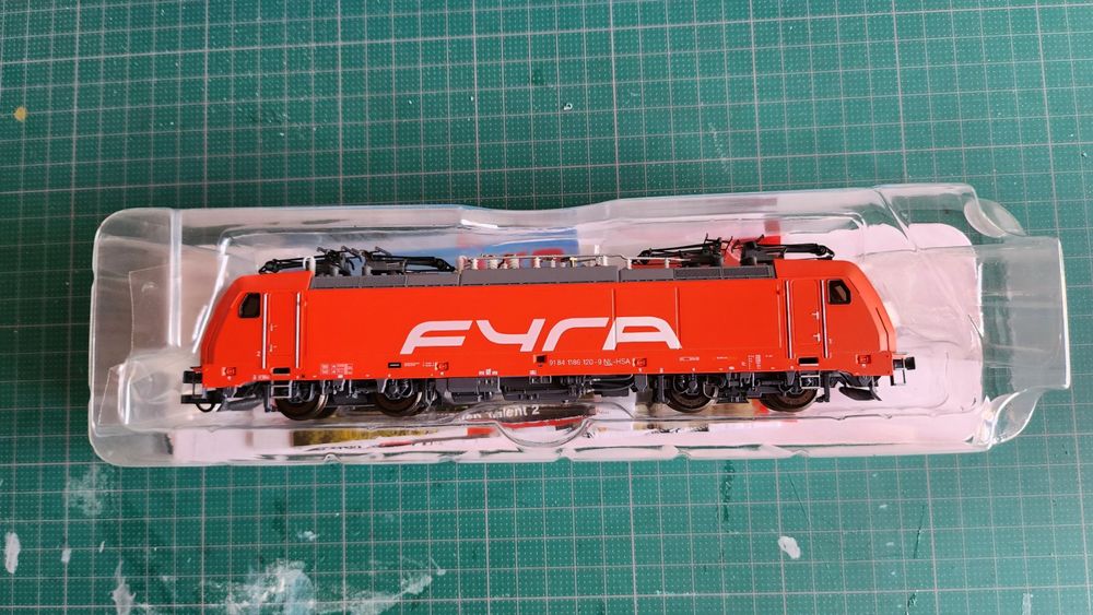 Piko 59955 E-Lok Br 186 FYRA rot 4 Pantos (DC analog) | Kaufen auf Ricardo