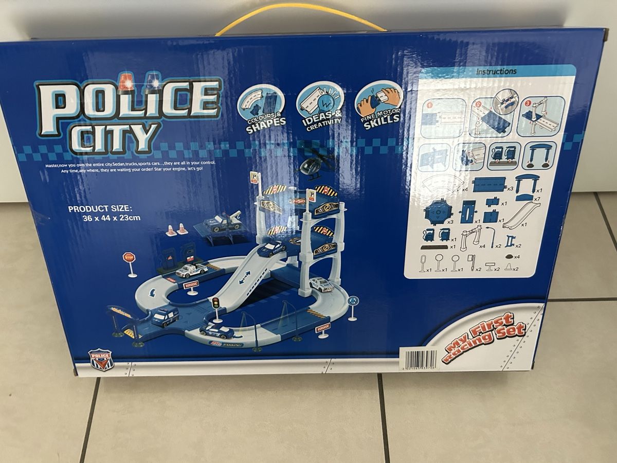Neu Polizei Parkgarage Spielzeugauto Set 🚓💨 (Neu und originalverpackt ...