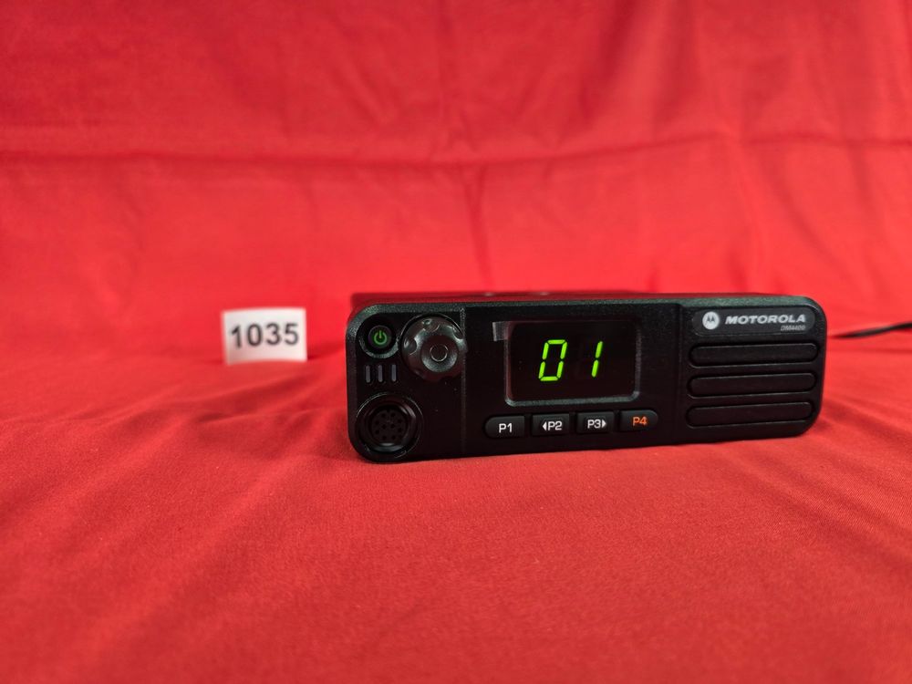 Motorola DM4400 VHF – originalverpacktes Demogerät, geprüft (Neu ...