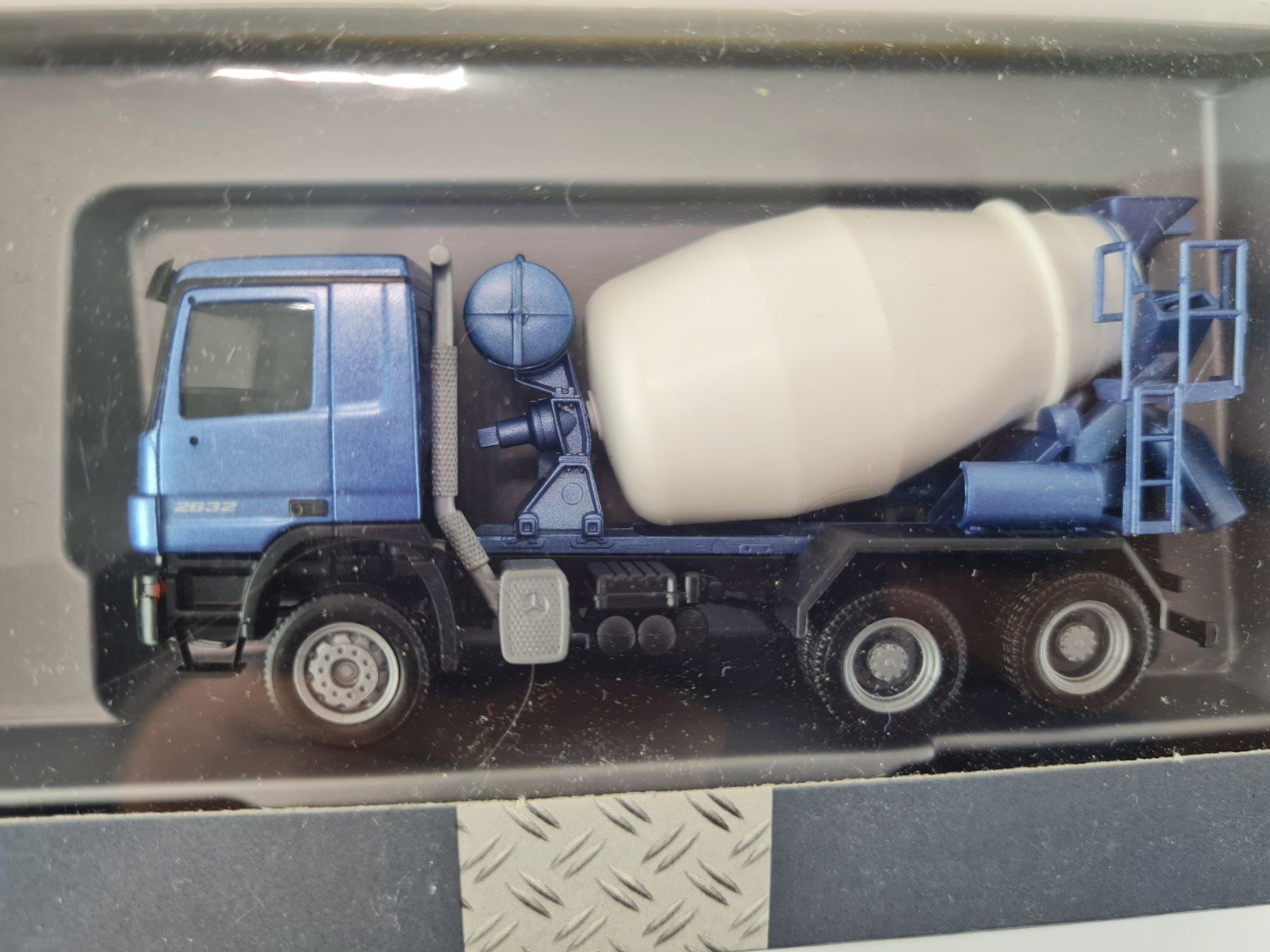Herpa Mercedes-Benz Actros M MP3 3a BetonmischerH0 1:87 (Neu (gemäss ...
