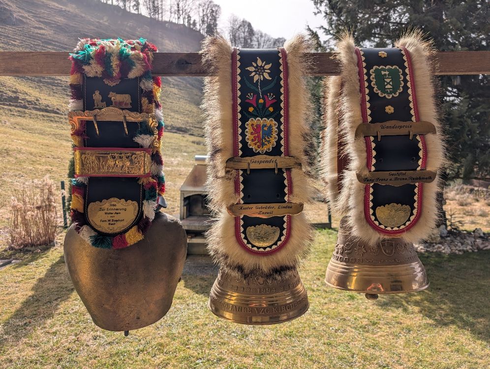 3 Glocken Treicheln mit Widmungen (Gebraucht) in rothenthurm für CHF ...