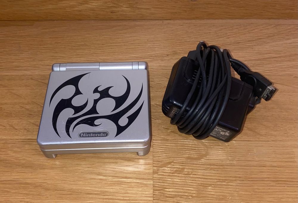 Gameboy Advance SP Tribal Edition mit original Ladekabel (Gebraucht) in ...