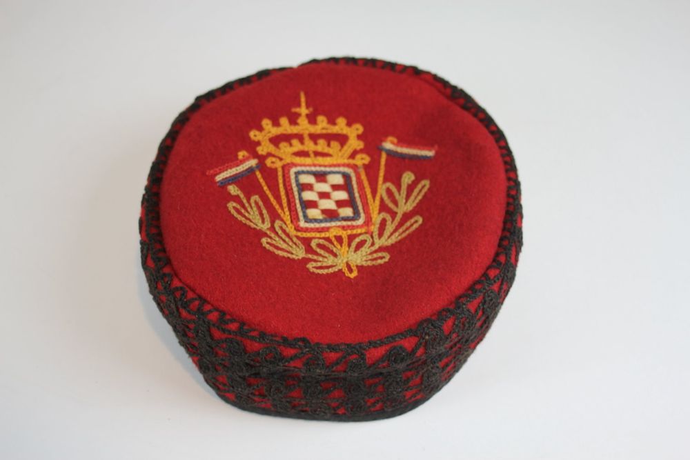 Traditionelle kroatische Mütze "Lika". Ab 1.- (Gebraucht) in Basel für ...