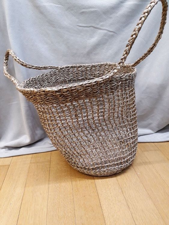 geflochtener Strand Korb 40cm hoch braun (Neu (gemäss Beschreibung)) in Wil SG für CHF 1 – mit ...