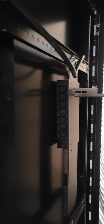 IBM Server Schrank Rack 25U (Gebraucht) in Opfikon für CHF 99 – nur ...