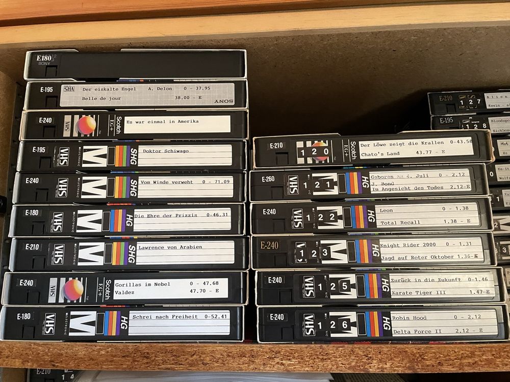 Sammlung ca. 180 VHS Kassetten Spielfilme (Gebraucht) in Jens für CHF 1 – nur Abholung auf ...