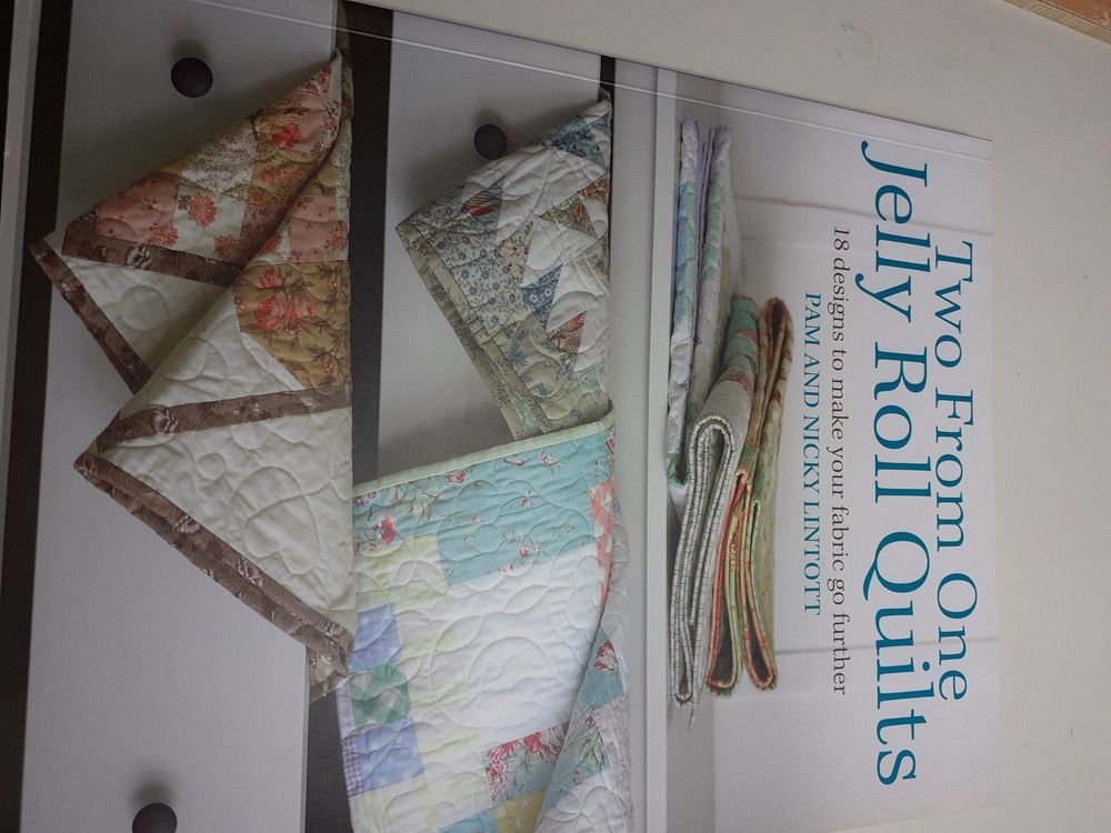 Jelly roll Quilts (Neu und originalverpackt) in für CHF 5 – mit ...