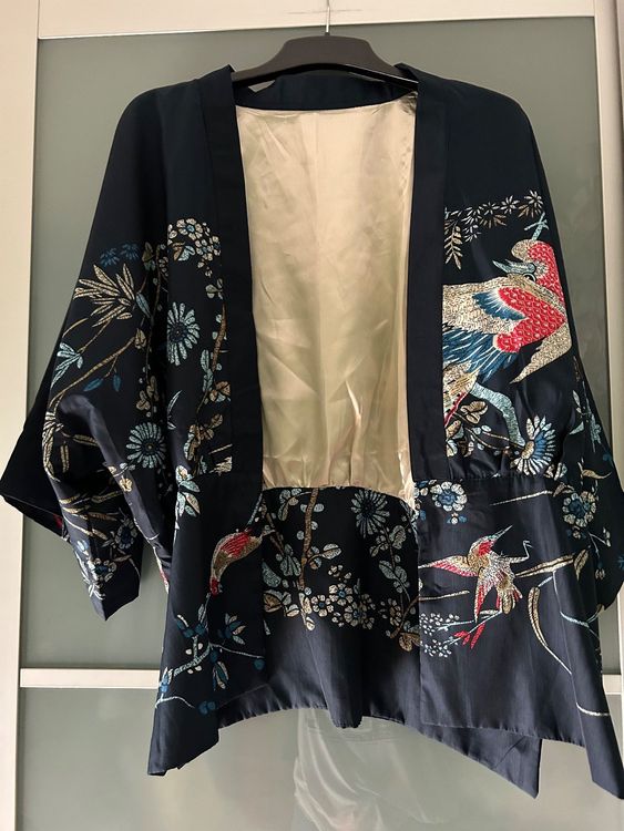 Kimono nie getragen Gr. M (Neu (gemäss Beschreibung)) in Muzzano für CHF 15 – mit Lieferung auf ...