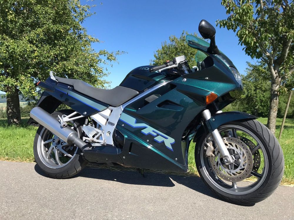 Honda VFR 750 F (RC36) ab MFK (6.1.2022) (Gebraucht) in Hallwil für CHF 910 – nur Abholung auf ...