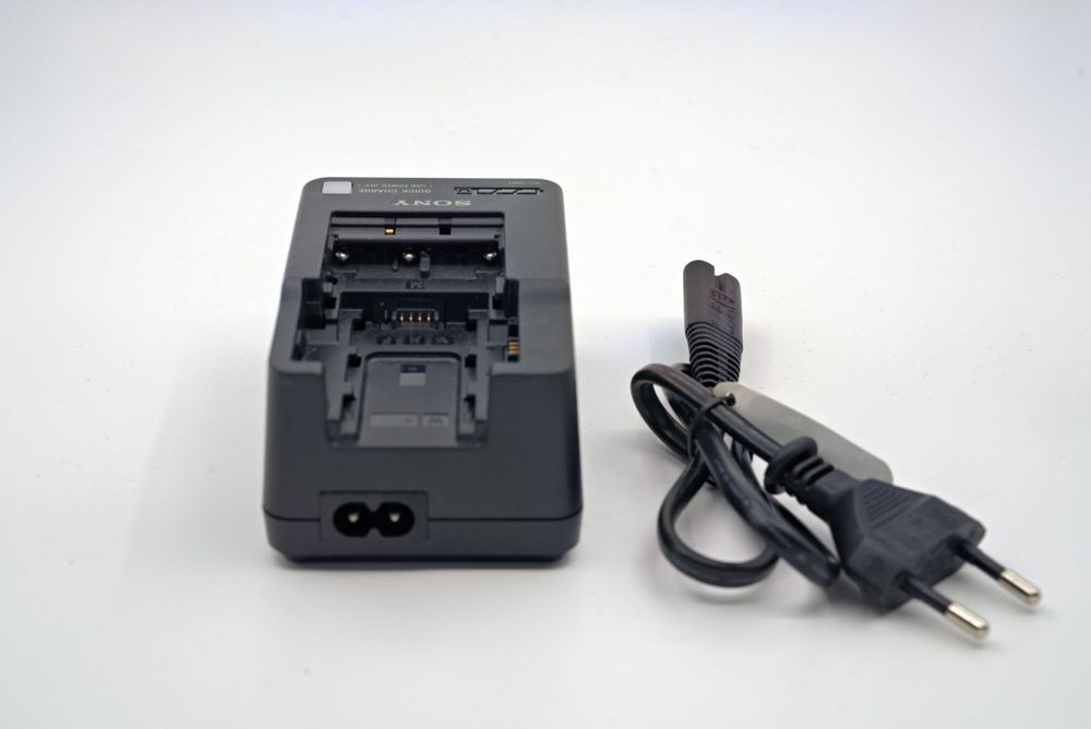 Sony Akku Ladegerät BC-QM1 (Gebraucht) in Köniz für CHF 8 – mit ...