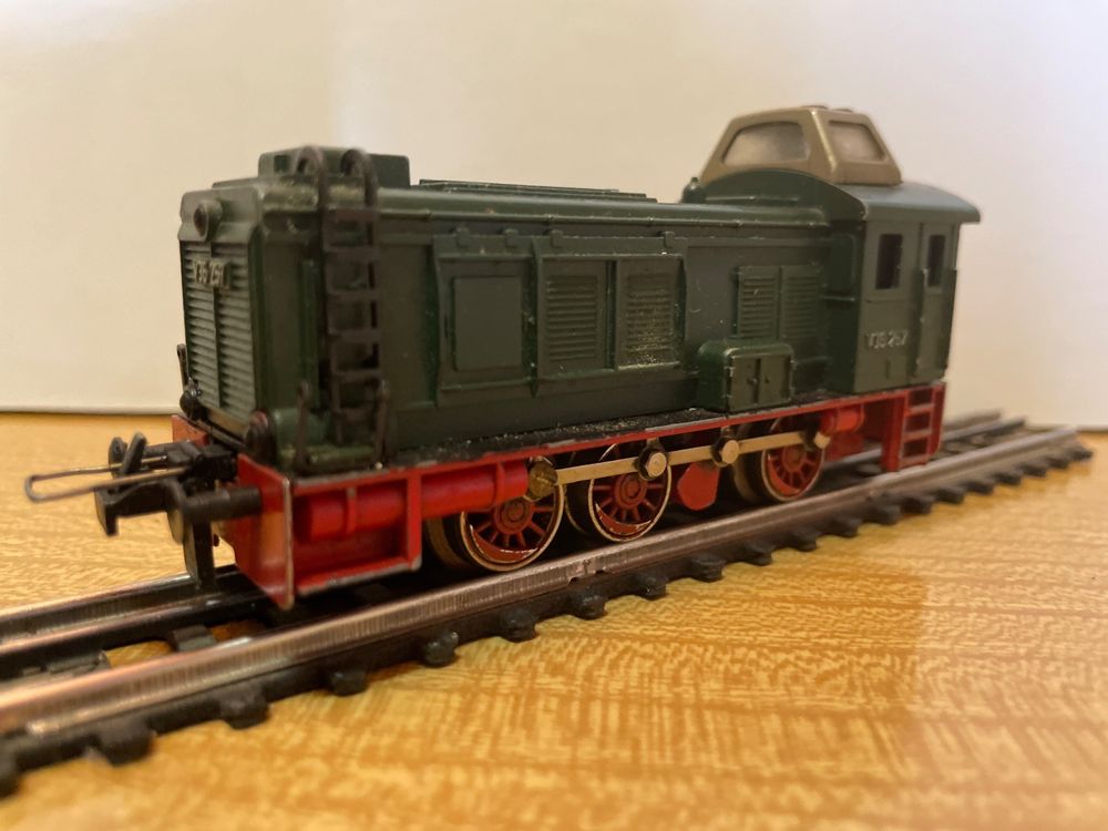 Trix Express V36 257 grüne Diesellok, Spur H0 (Gebraucht) in Suhr für ...