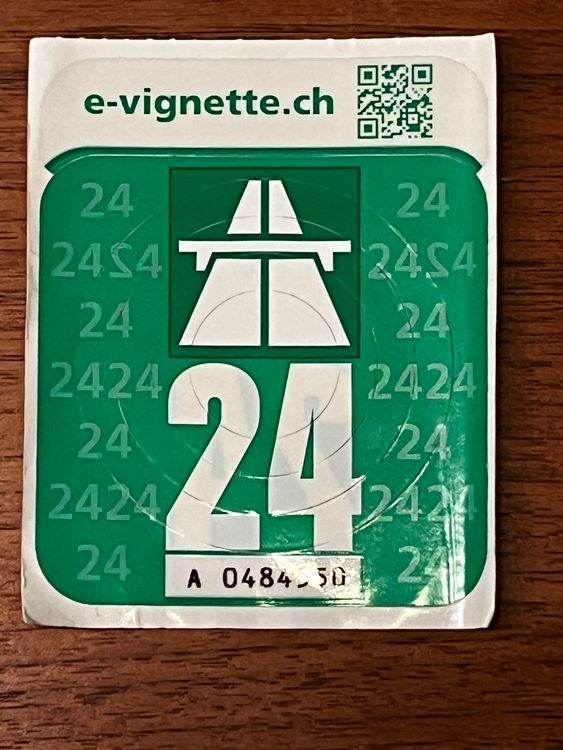 Autobahnvignette 2024 (Neu und originalverpackt) in Fällanden für CHF 35 – mit Lieferung auf ...