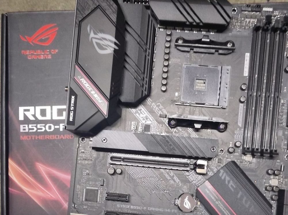 Asus Rog B550-F Gaming WiFI (Gebraucht) in für CHF 70 – mit Lieferung ...