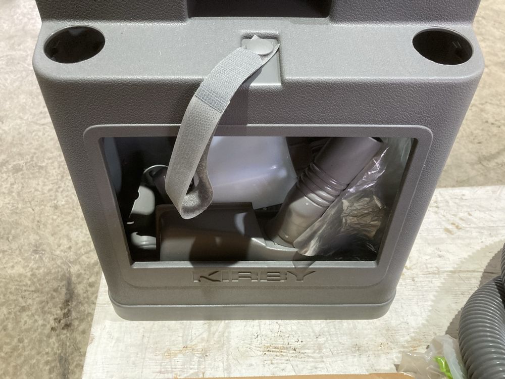 Kirby Staubsauger mit Zubehör - Top Zustand, Winter Deal! (Neu (gemäss ...