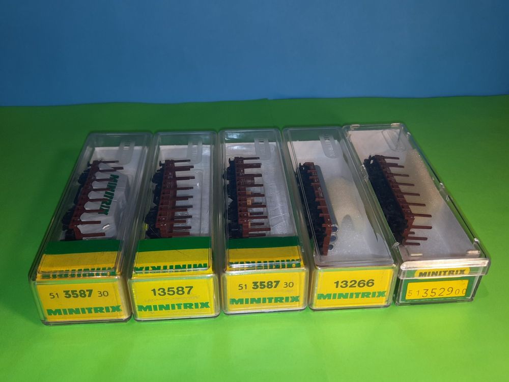 Minitrix 5 wagons à 2 essieux en bon état (D'occasion) à Malleray pour ...