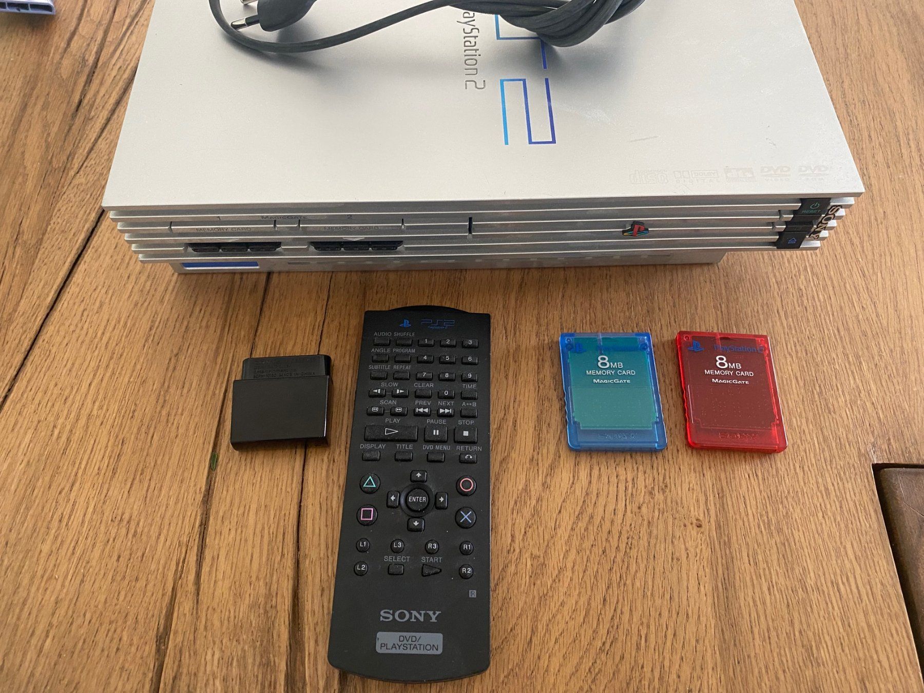 Playstation 2 mit Controllern, Memory Cards und Spielen (Gebraucht) in ...