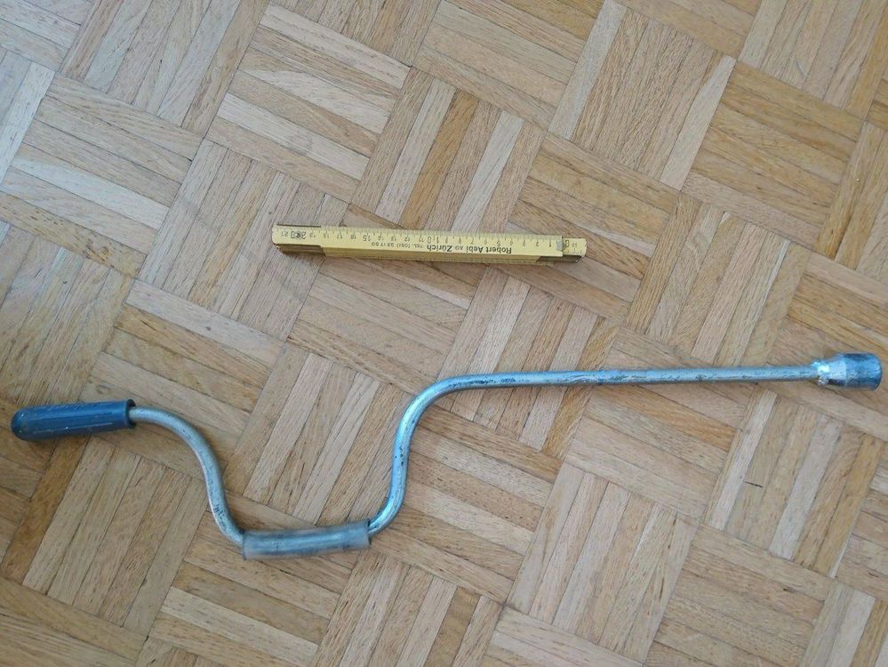 Anlasskurbel zu Renault R4 (Gebraucht) in Aarau Rohr für CHF 1 – mit ...