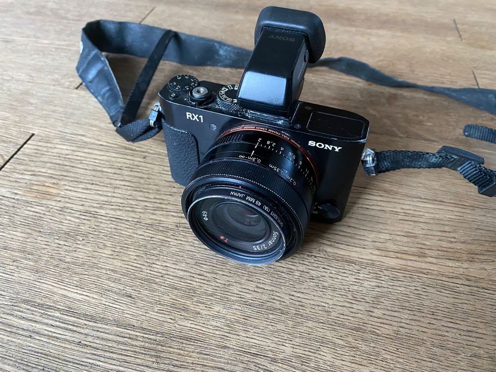 Sony RX1 Vollformat (Defekt) in Zürich für CHF 256 – mit Lieferung auf ...