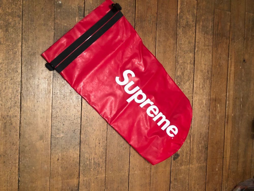 Supreme Sealline 20lt Nimbus Dry Sack (Gebraucht) in für CHF 60 – mit ...