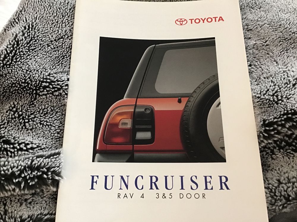 Toyota Funcruiser RAV4 3&5 Door Verkaufsprospekt Aug. 1995 (Gebraucht ...