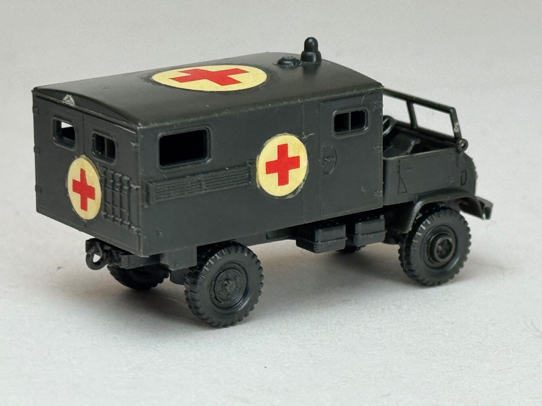 GB1- Roco Militär Unimog Kasten Rotes Kreuz (Gebraucht) in Elm für CHF ...