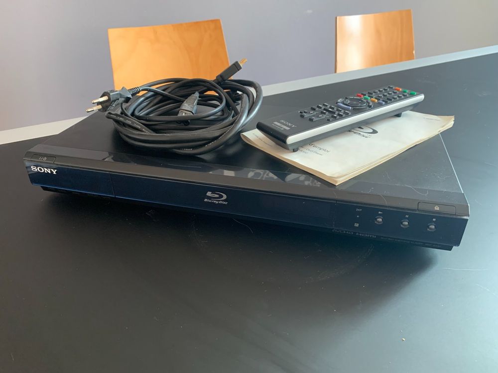 A saisir Lecteur Sony Blu-ray Disc / DVD BDP-S350 (Gebraucht) in Essertines für CHF 21 – mit ...