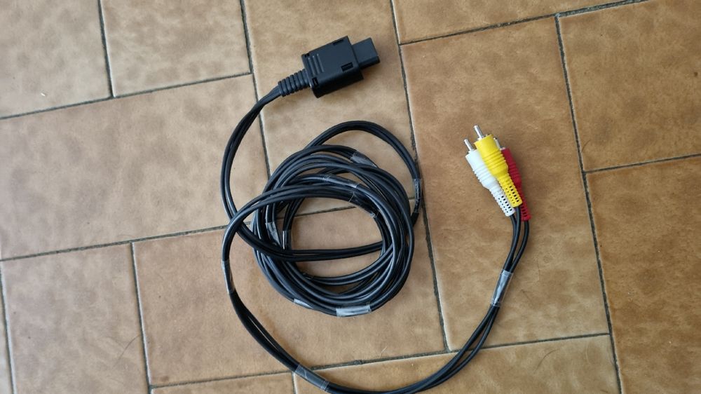Gamecube original Scart Cable (Gebraucht) in Montagnola für CHF 5 – mit ...