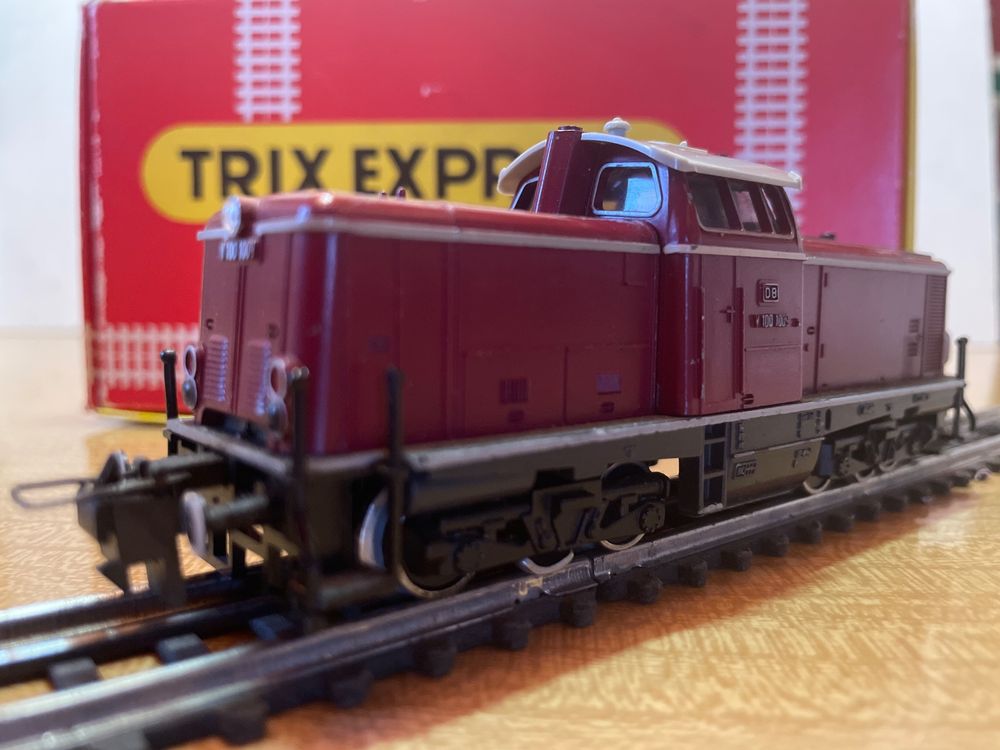 Trix Express 2267 DB V 100 009, H0 (Gebraucht) in Suhr für CHF 8 – mit Lieferung auf Ricardo kaufen