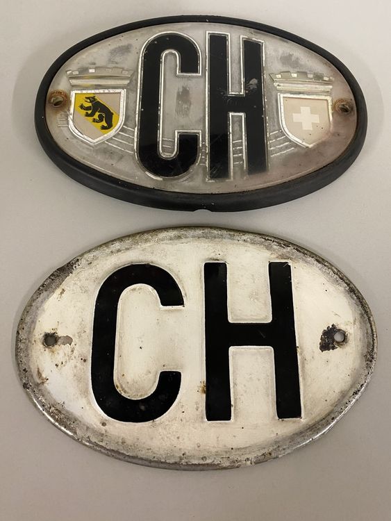 Lot de deux insignes CH pour véhicules Oldtimer Schweiz (Défectueux) à ...