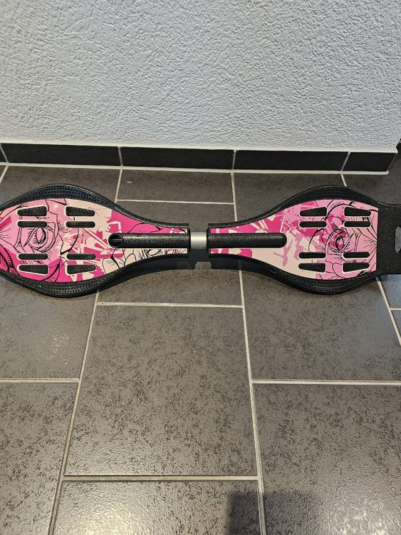 Waveboard pink schwarz, guter Zustand (Gebraucht) in Stans für CHF 20 ...