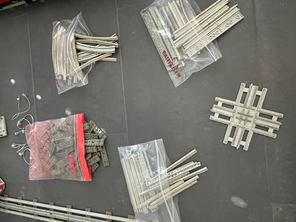 Lego 7740 Elektrischer Zug und 7856 Elektrische Weichen V12 | Kaufen ...