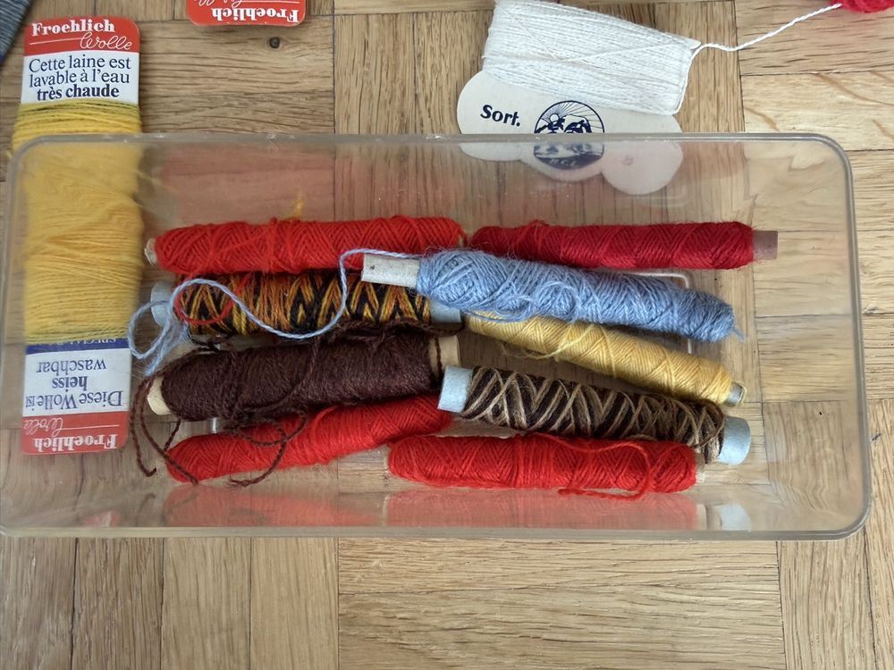 Konvolut Woll- & Stickgarne – diverse Farben (Gebraucht) in Chur für ...