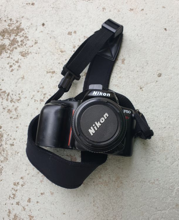 Kamera Nikon F 50 AF NIKKOR 35- 80 mm mit Kameratasche (Defekt) in ...