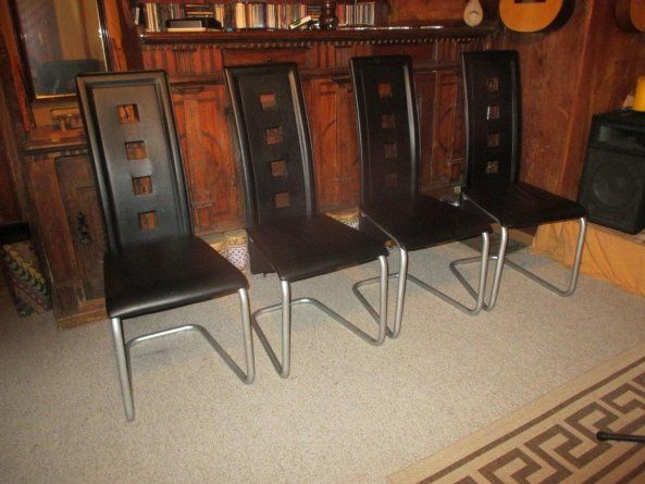 Vier Stühle, Freischwinger (Gebraucht) in Flims - Dorf für CHF 40 – nur Abholung auf Ricardo kaufen