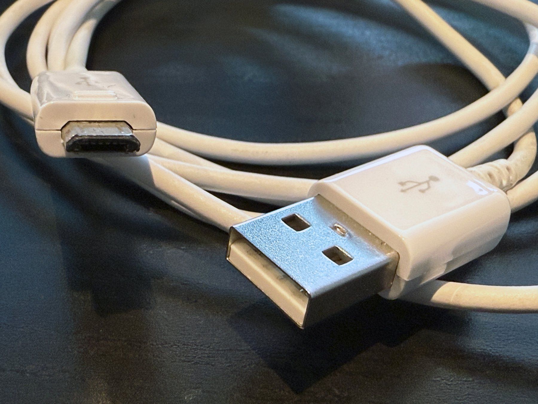 Ladekabel USB A auf USB Micro, 140 cm, Weiss (Gebraucht) in Baden für ...