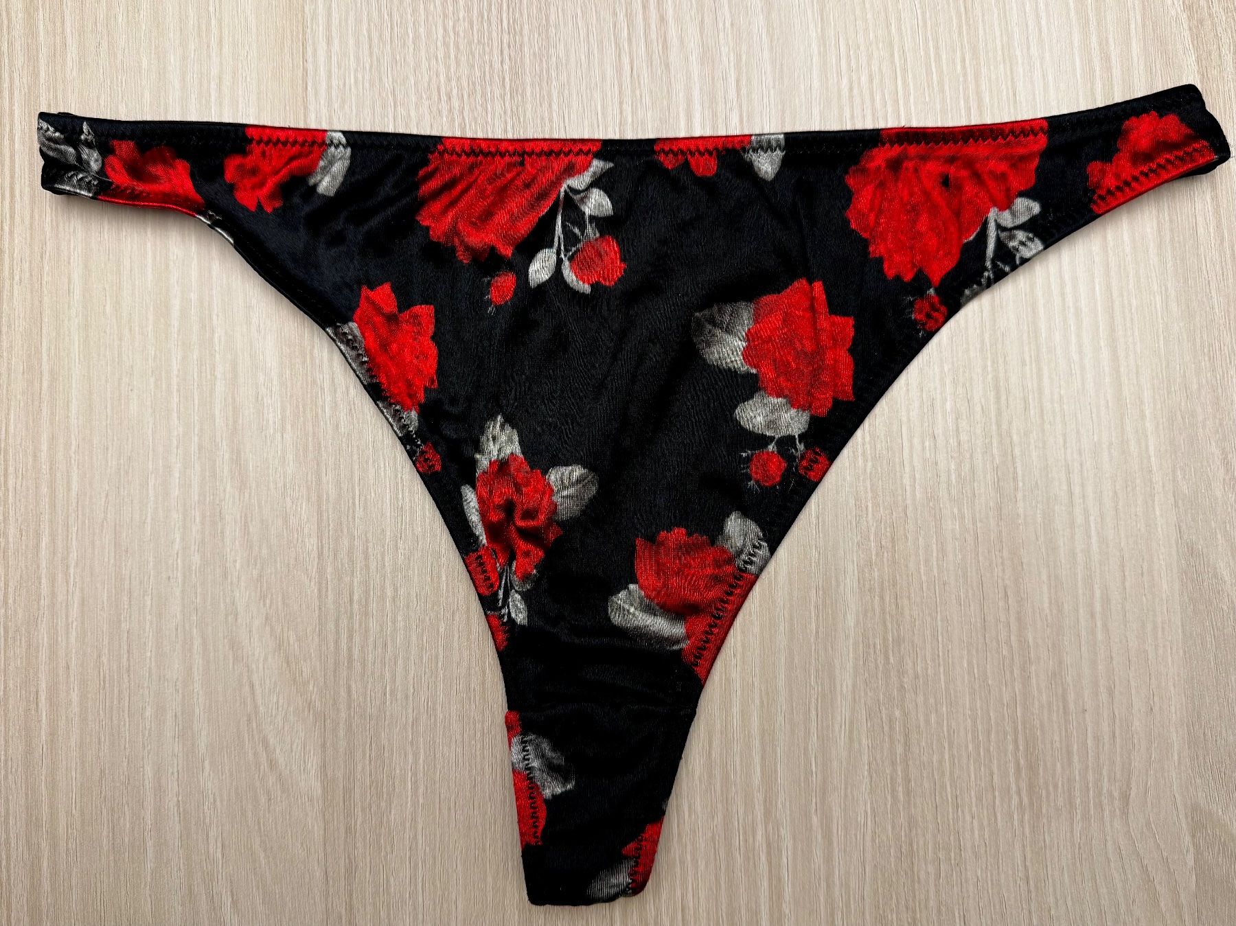 🌹Eleganter Satin String-Tanga m. Rosenmuster, Gr. S/M🌹 (Gebraucht) in ...