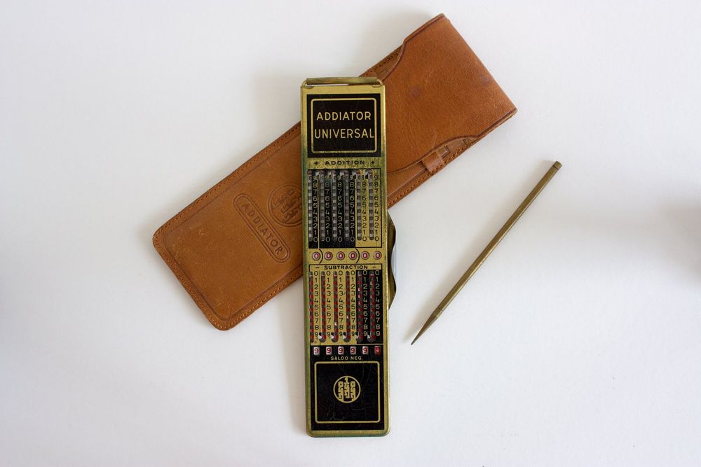 ADDIATOR UNIVERSAL, antiker mechanischer Taschenrechner (Gebraucht) in ...