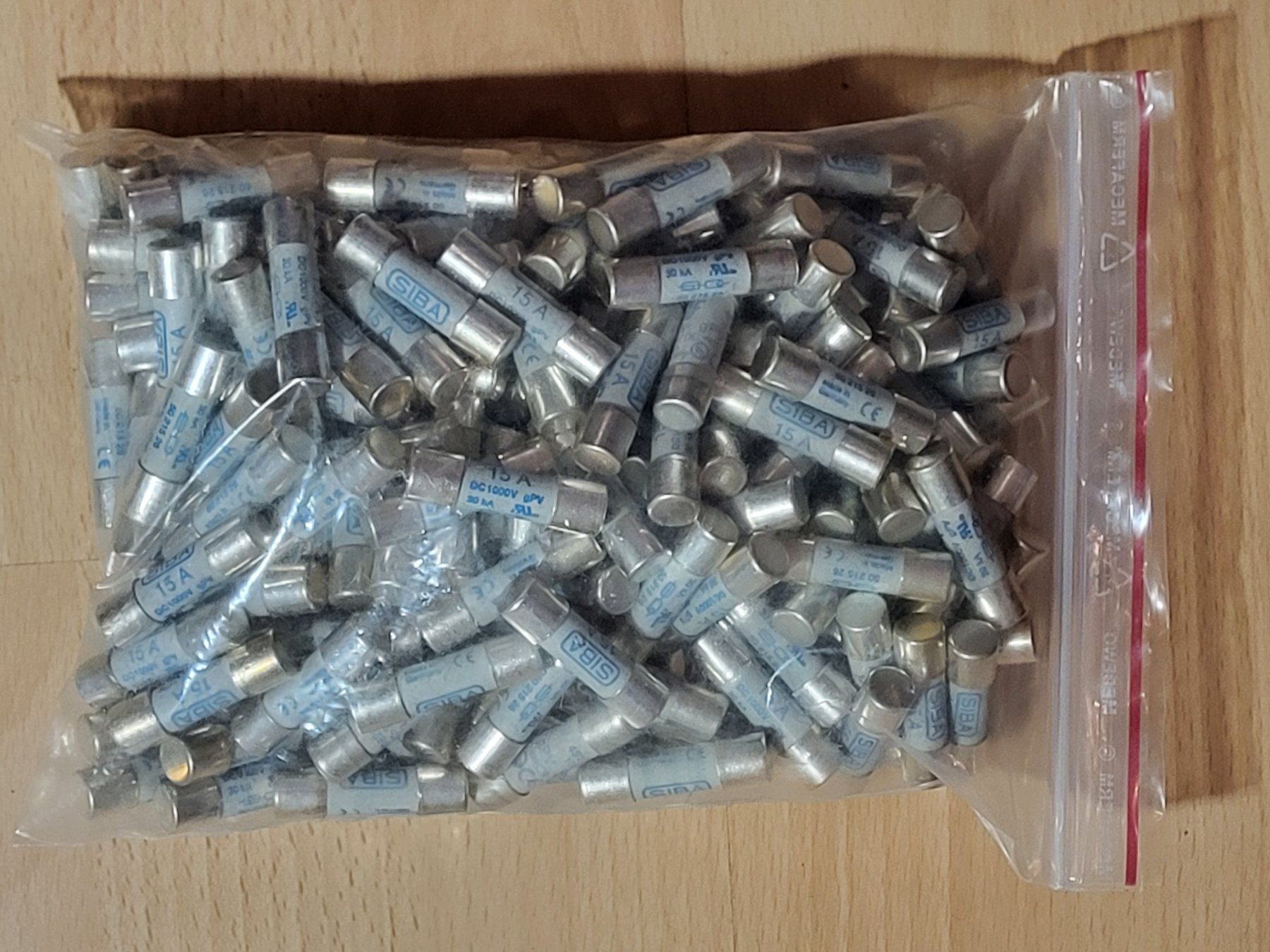 Lot de fusibles DC 15A 1000V 10x38 gPV (140 pièces) (D'occasion) à ...