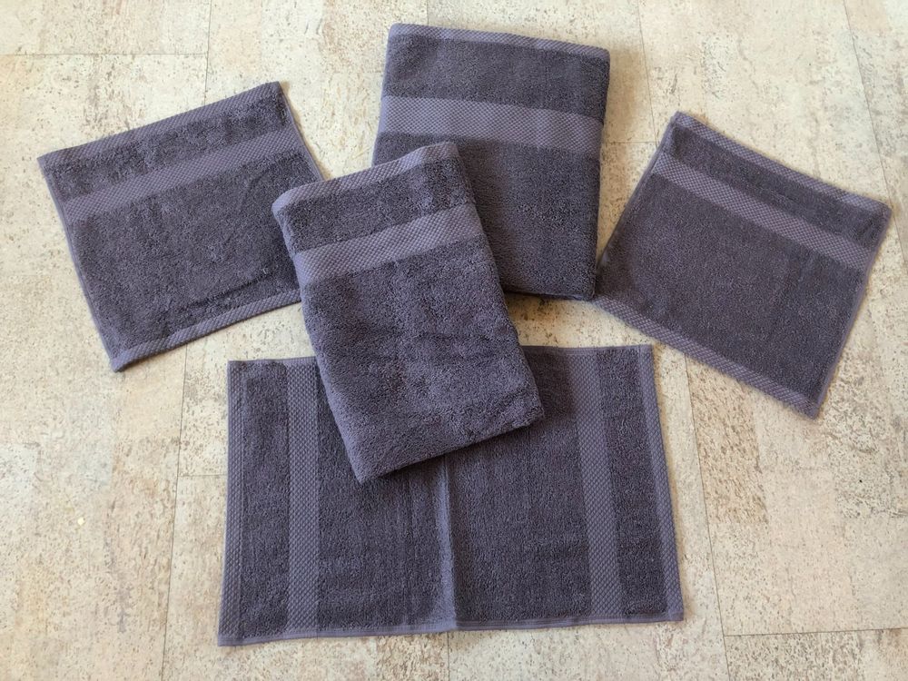5-teiliges Frottée Handtuch-Set, Farbe anthrazit "NEU" (Neu und originalverpackt) in Widnau für ...