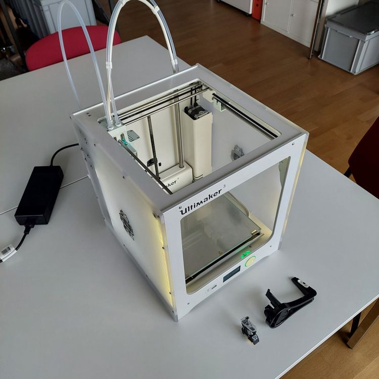 Ultimaker 3 Dual Extrusion 3D Drucker wiederaufbereitet (Gebraucht) in ...