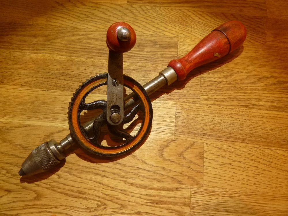 antiker Handbohrer Hand Kurbel mit Bohrerfach im Griff 30cm (Gebraucht ...