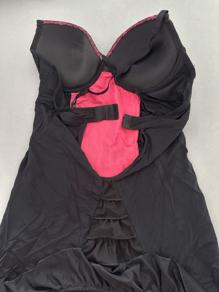 Schwarzes Negligee mit pinker Spitze, NEU (Neu (gemäss Beschreibung ...