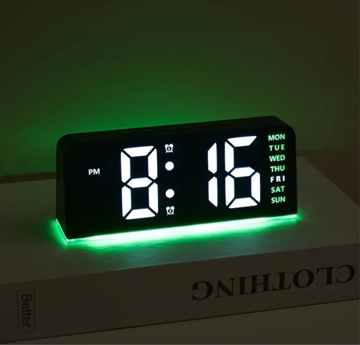 Digitaler LED Wecker – modernes Design mit Hintergrundbeleuc (Neu und ...